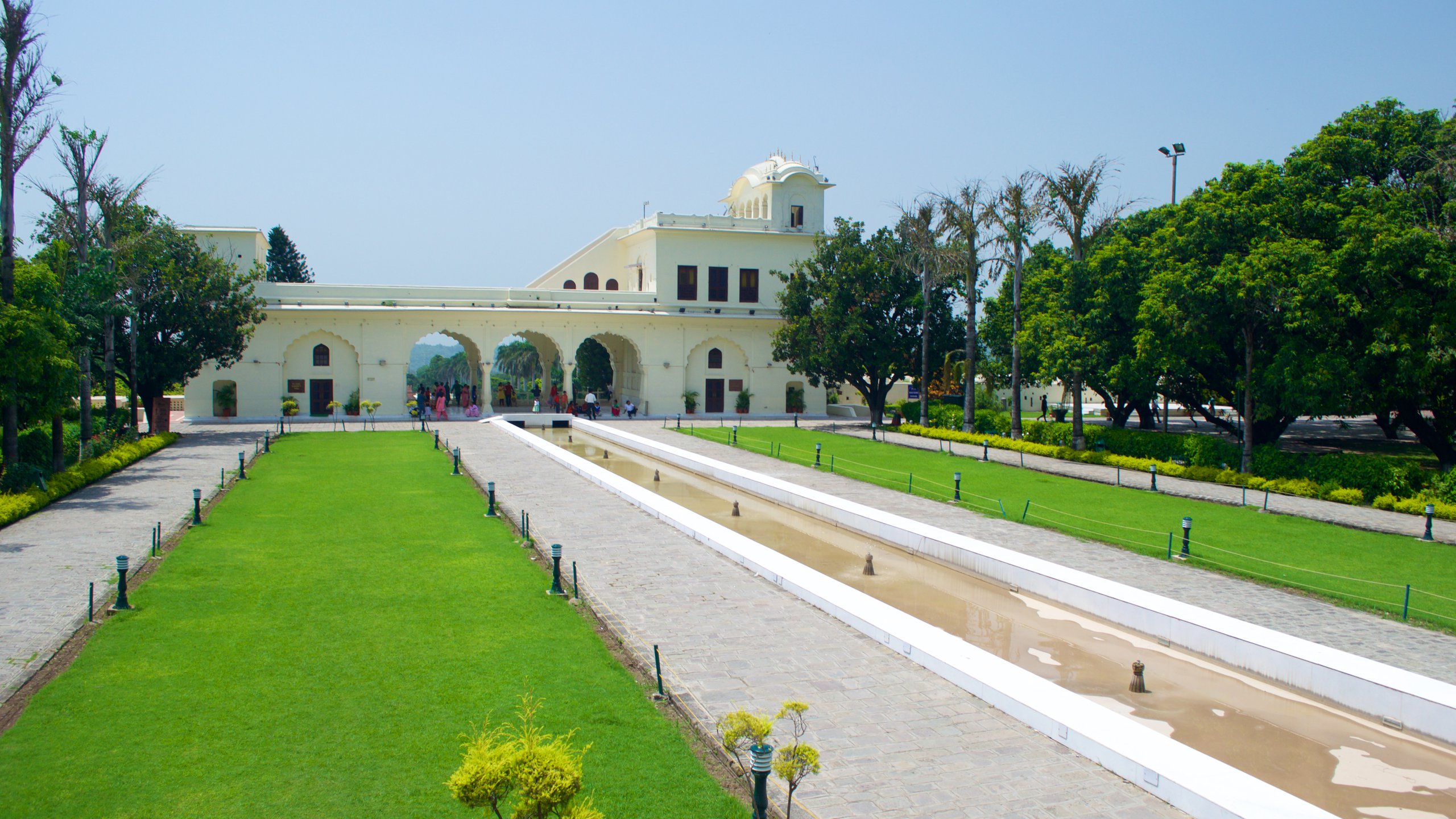 6 Stunning Mughal Gardens in India